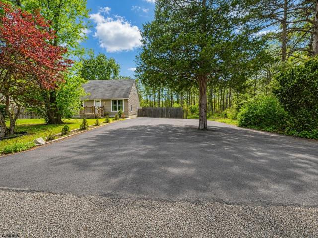 221 Meyner Ln