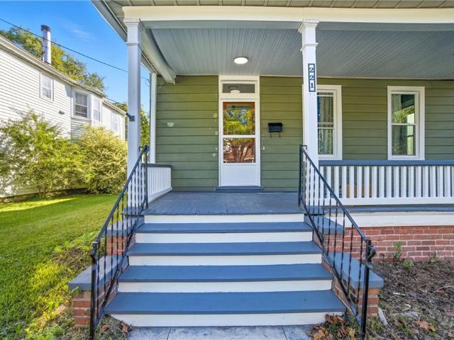 221 Mt Vernon AVE