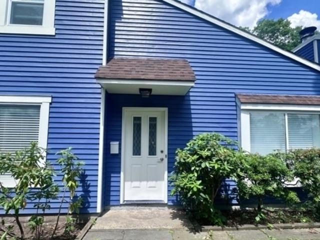 221 Myrtle Ave