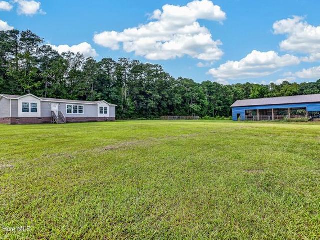221 Myrtle Sholar Rd, Wallace, NC 28466