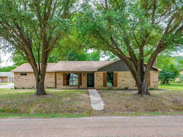221 N 1st St, Mabank, TX 75147