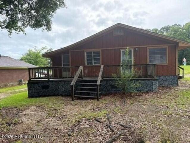 221 N West St, Mendenhall, MS 39114
