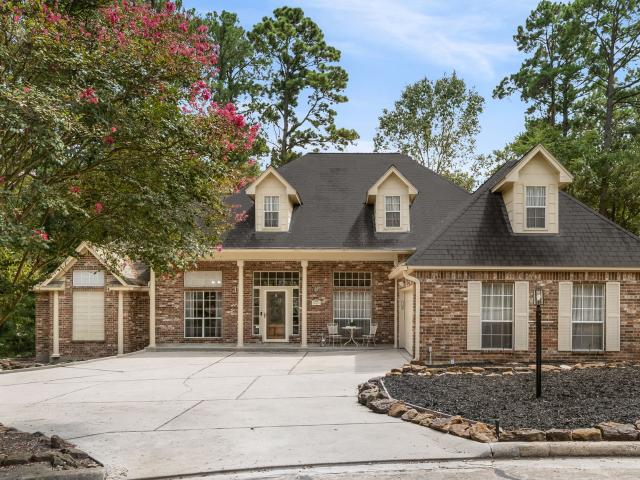 221 N Woodside Lane