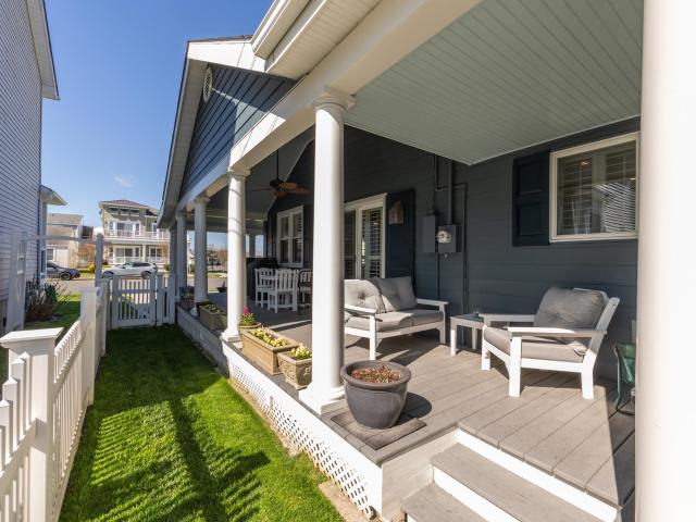 221 N Belmont Dr