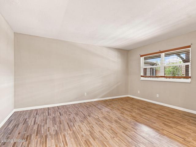 221 N Clifton Ave 14