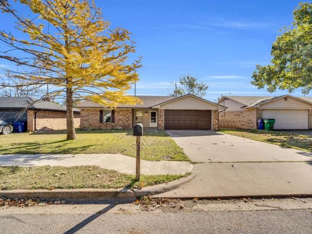 221 N Edgefield Rd, Waxahachie, TX 75165 | MLS #21244 | Compass