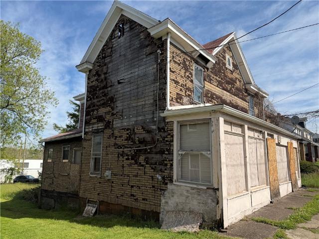221 N Gallatin Ave