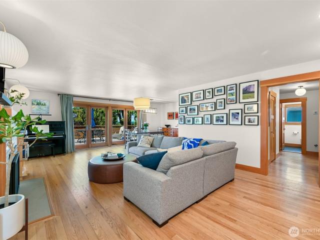 221 N Garden