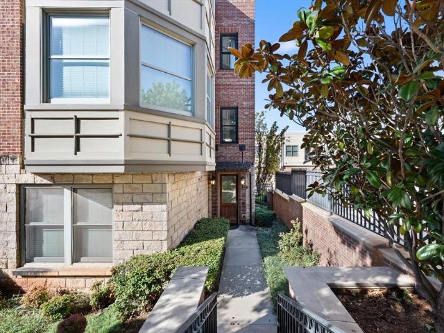 221 N Geary Avenue # 602