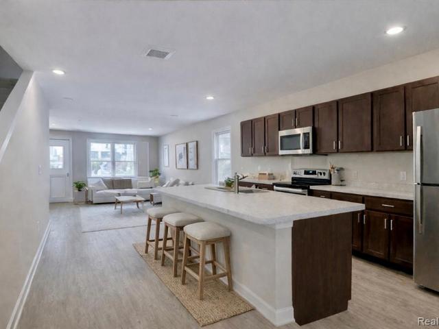 221 N Grove Street # 6