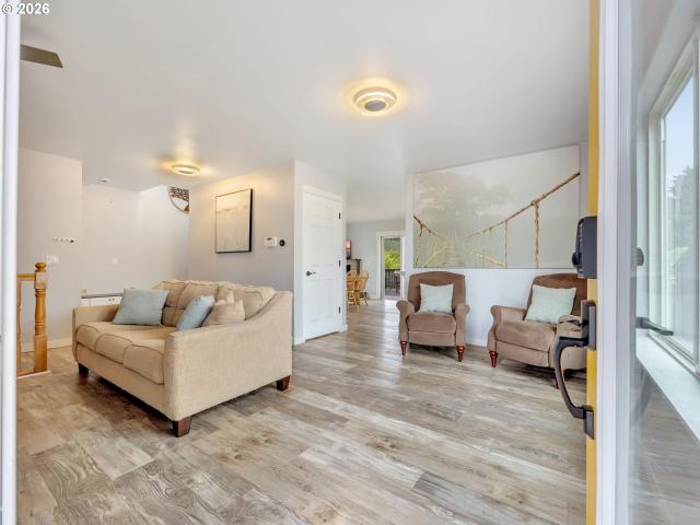 221 N Main AVE