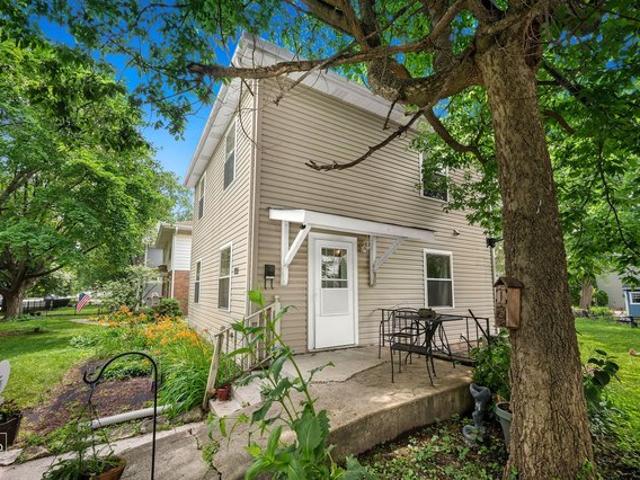 221 N Mill St, Naperville, IL 60540