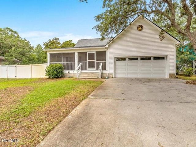 221 NE 60th St, Oak Island, NC 28465