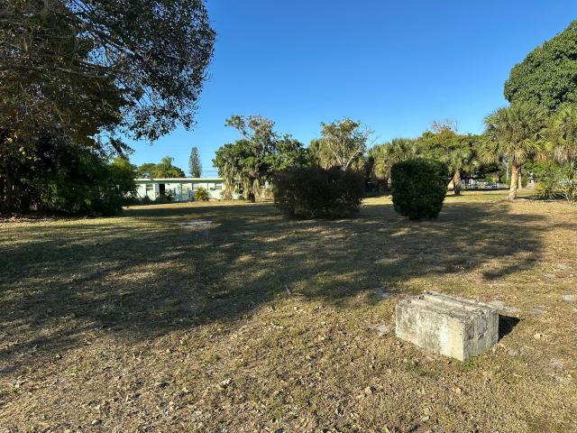 221 NE 9th Ave, Boynton Beach, FL 33435 | MLS #R11160 | Compass
