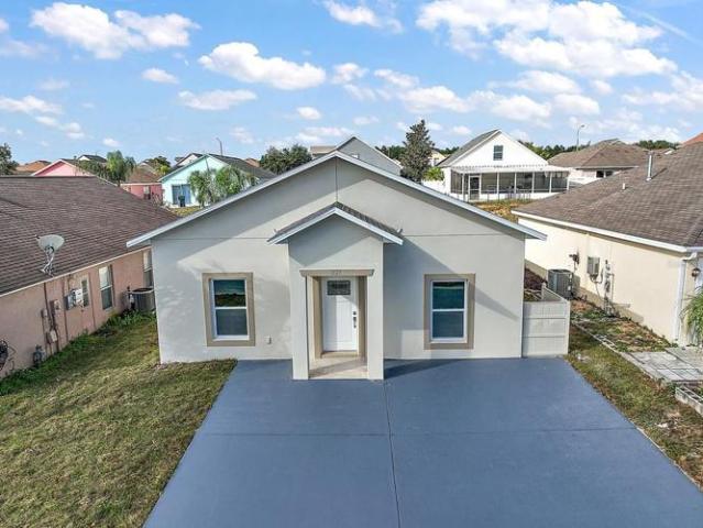 221 Nicholson Dr, Davenport, FL 33837