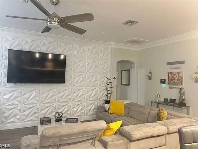 221 NW 3rd Pl, Cape Coral, FL 33993