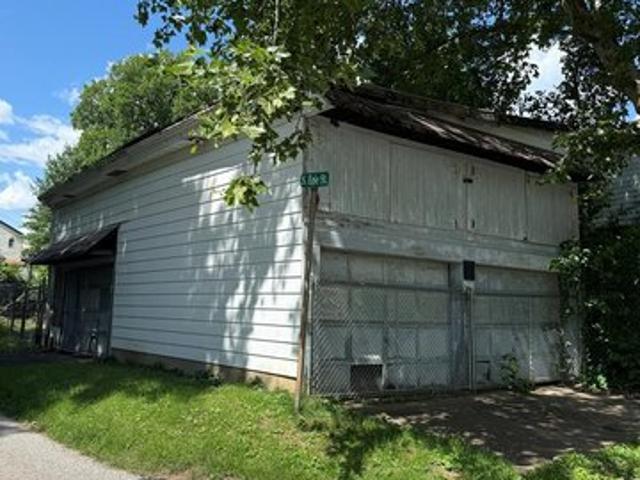 221 S Walbash St, Wheeling, WV 26003