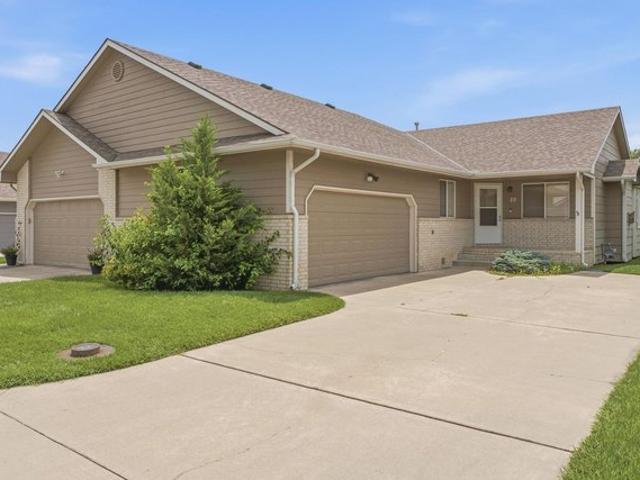 221 S Maize Rd, Wichita, KS 67209