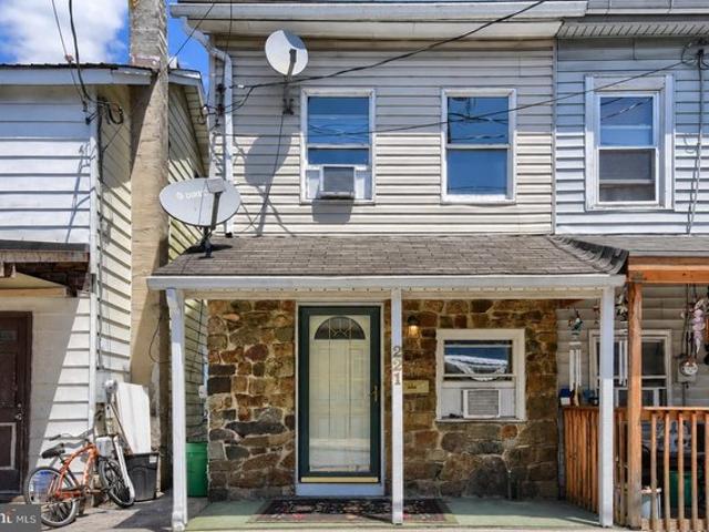 221 S Main St, Marysville, PA 17053