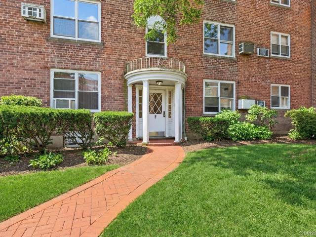 221 S Middle Neck Rd, Unit F6, Great Neck, NY 11021 | MLS #L1615 | Compass