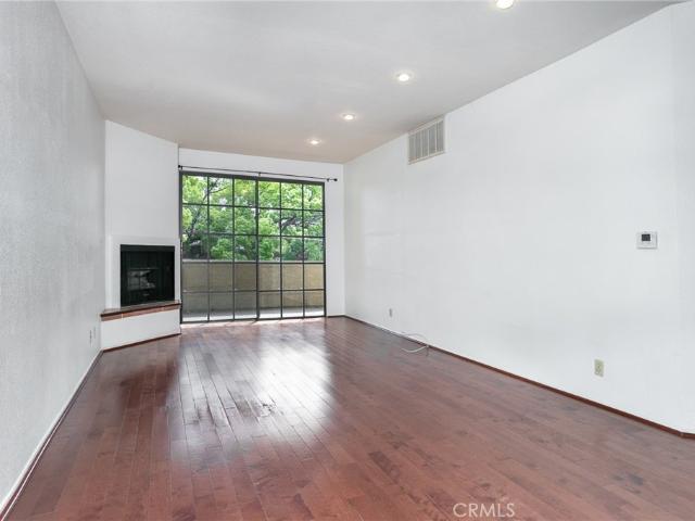 221 S Oak Knoll Ave, Unit 202, Pasadena, CA 91101 | MLS #PF26068 | Compass