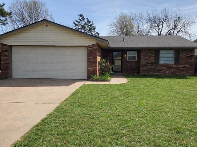 221 S Rimrock Rd, Enid, OK 73703