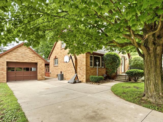 221 Saginaw Street