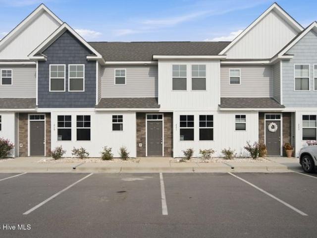 221 Sandy Cove Ln, Sneads Ferry, NC 28460
