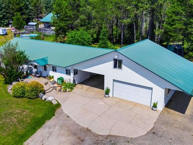 221 Schell Rd, Sagle, ID 83860