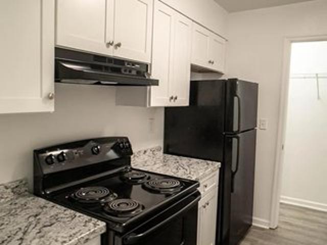 221 Sherry Dr, Centre, AL 35960