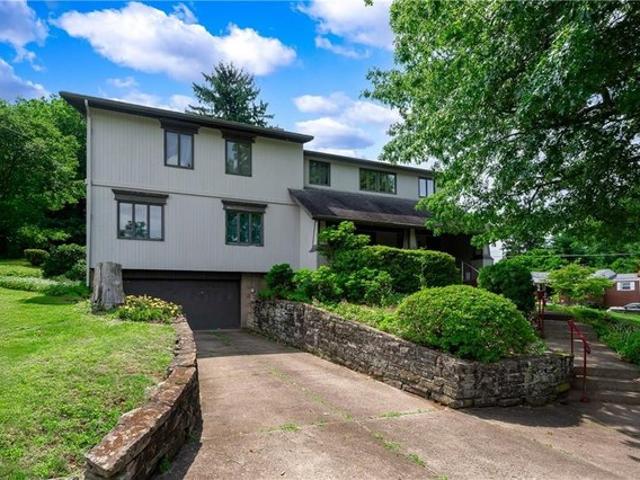 221 Sunset Dr, Pittsburgh, PA 15235