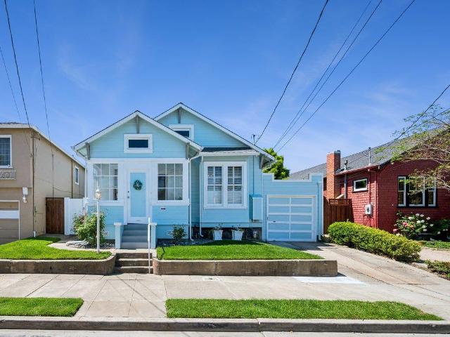 221 Poplar Avenue