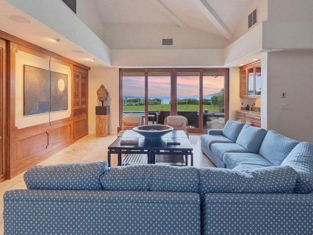 221 Portlock Rd, Honolulu, HI 96825