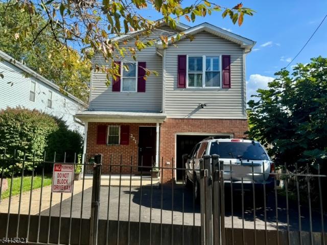 221 Rose St