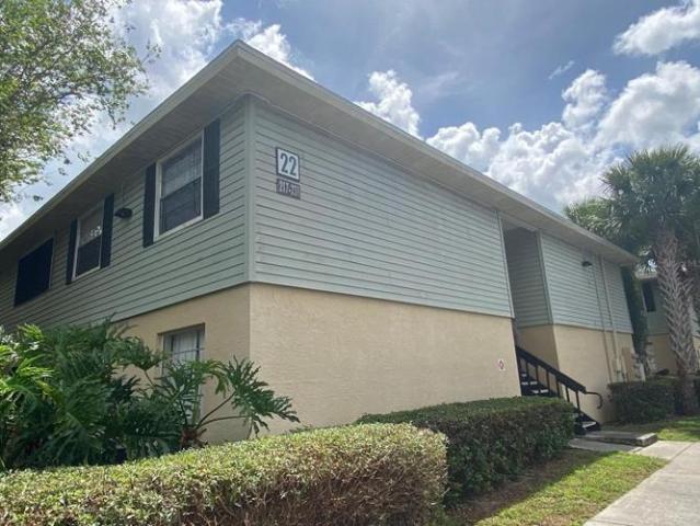 221 Red Maple Pl, Brandon, FL 33510