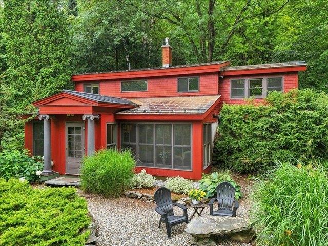 221 Red Pine Rd, Hinesburg, VT 05461