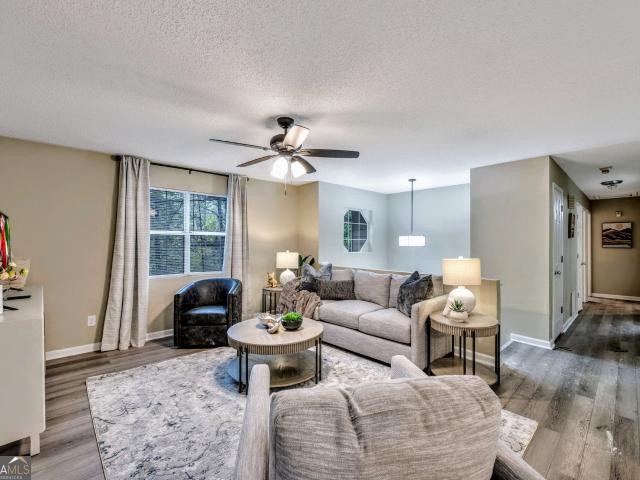 221 Remington Ln, Acworth, GA 30101 | MLS #10605