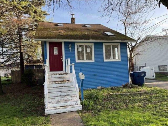 221 Riverside Ct, Villa Park, IL 60181