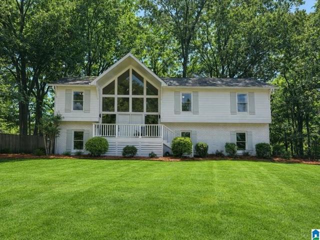 221 Russet Woods Dr, Hoover, AL 35244