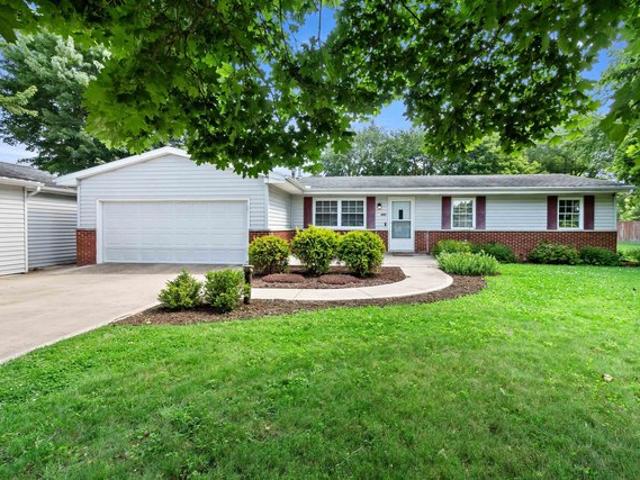 221 W 8th St, Matthews, IN 46957
