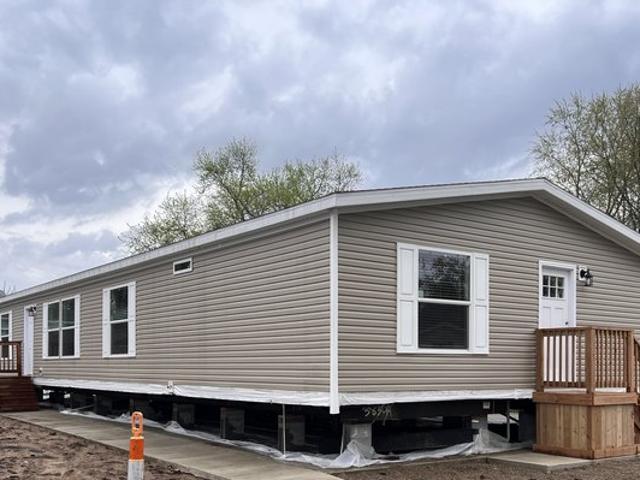 221 W Woodside Ter, Holland, OH 43528
