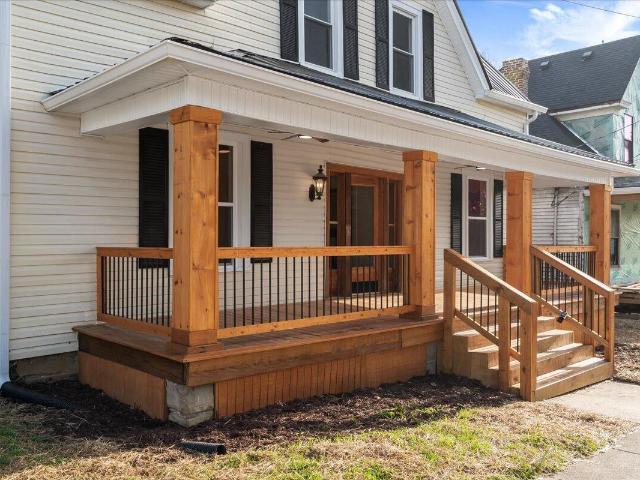 221 W Hickman Street