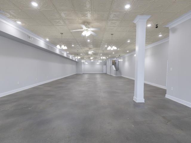 221 W Main St