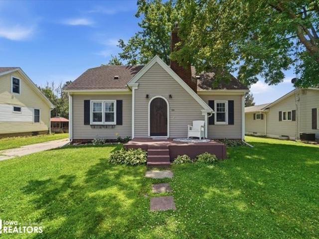 221 W Maple St, Hubbard, IA 50122