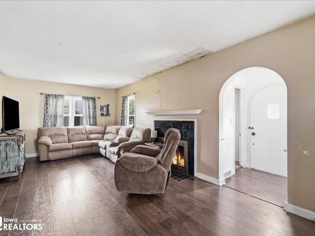 221 W Maple Street