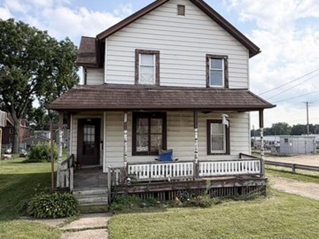 221 W Mill St, Beaver Dam, WI 53916