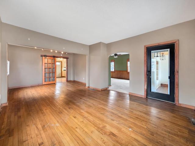 221 W Park Avenue