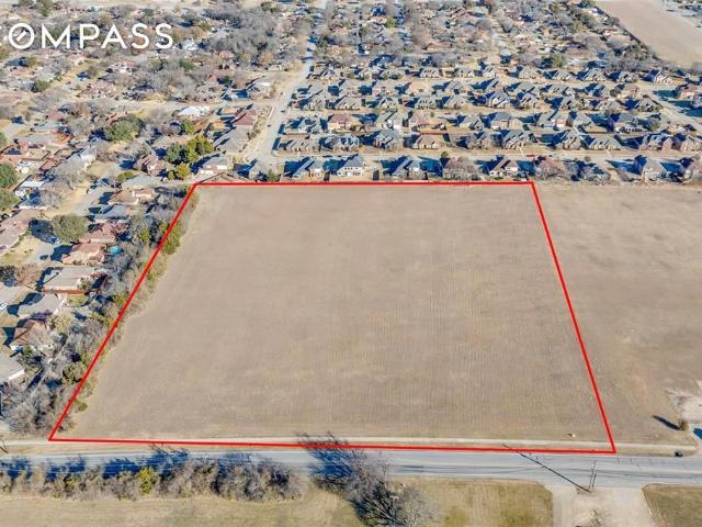 221 W Parkerville Rd, DeSoto, TX