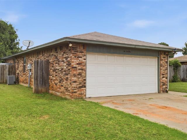 221 W Strasburg Way