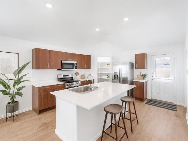 221 Woodlands Boulevard